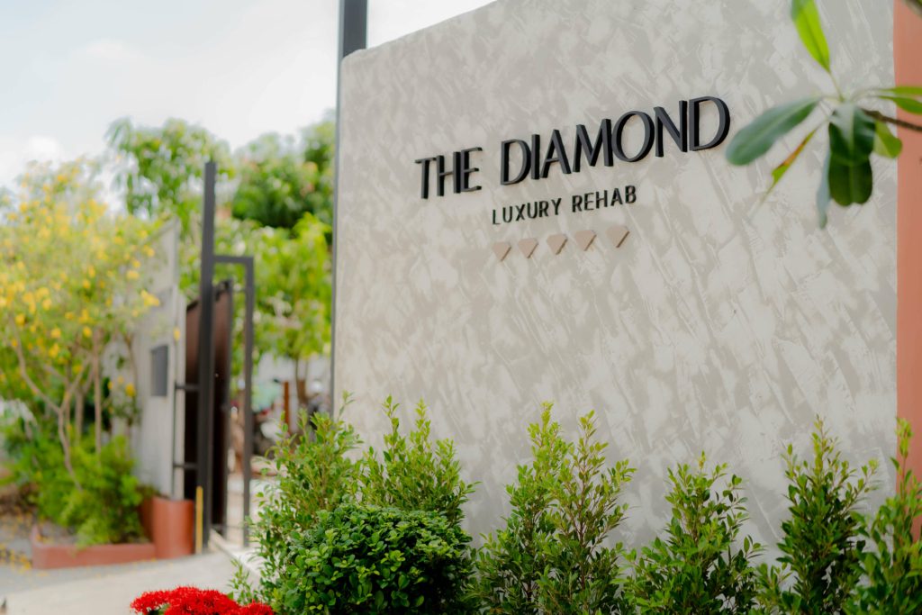 Luxury drug and alcohol rehab in Thailand - The Diamond Rehab Thailand